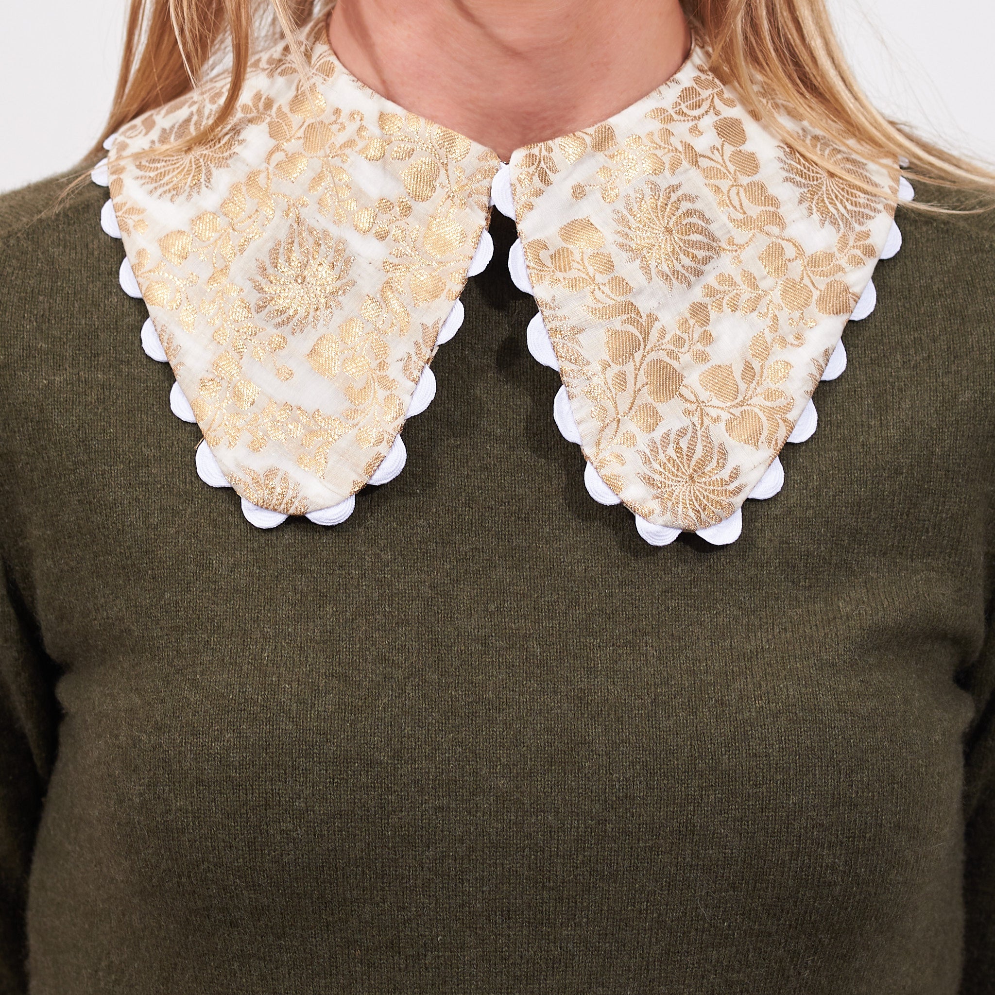 Chelsea Collar in Golden Woven Silk – Neve & Noor