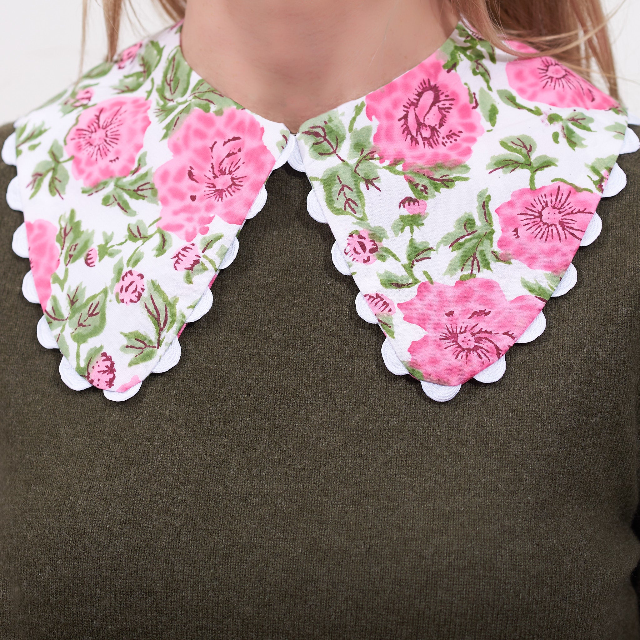 Chelsea Collar in Roses – Neve & Noor