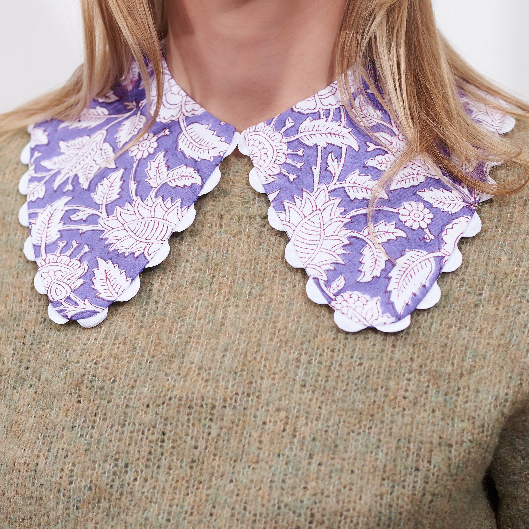 Chelsea Collar in Violet Floral – Neve & Noor